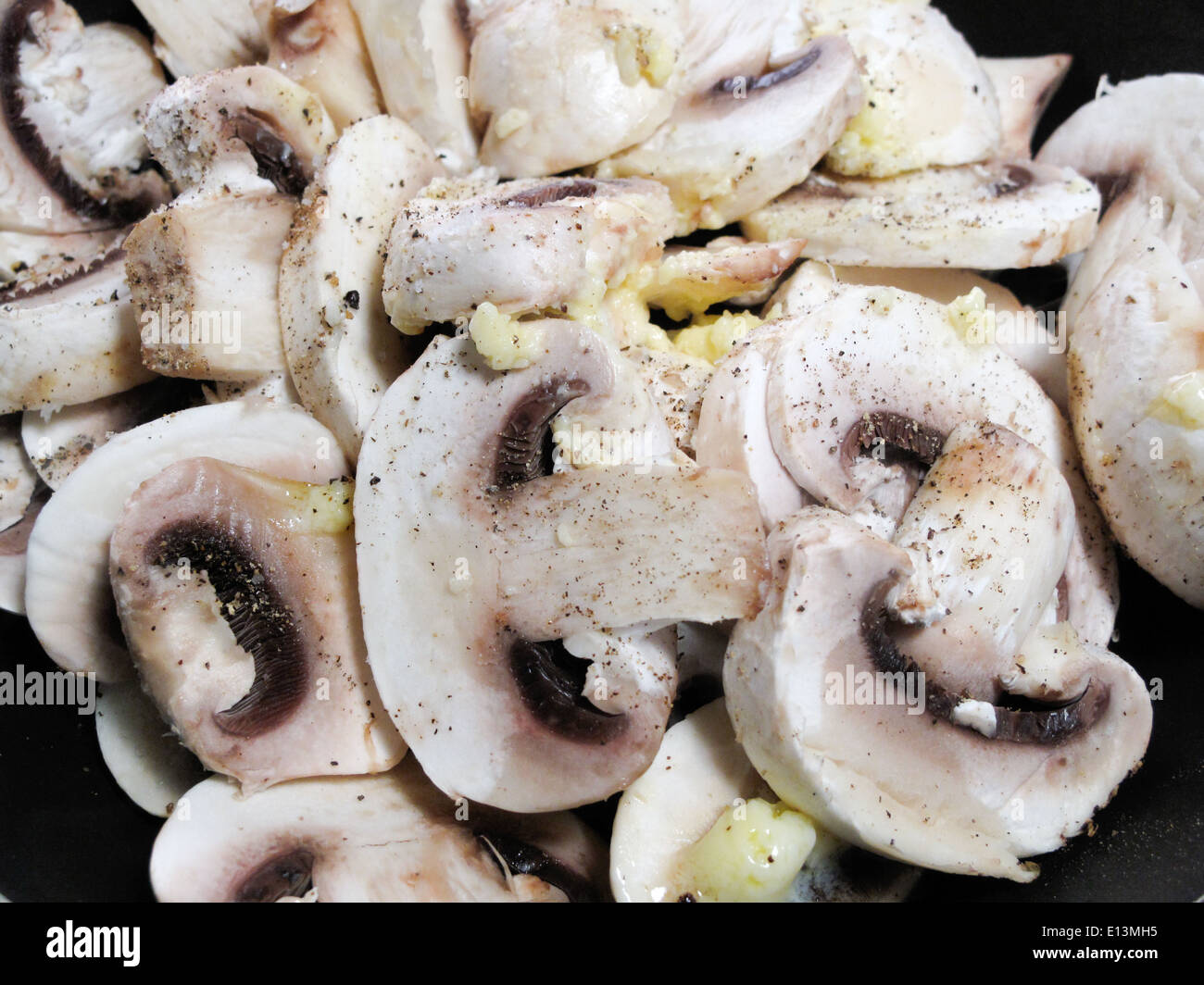 Cooked mushrooms hi-res stock photography and images - Alamy