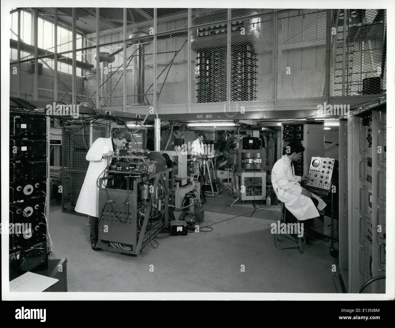 High speed particles hi-res stock photography and images - Alamy