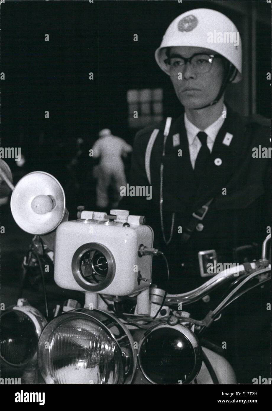 Mar. 27, 2012 - Tokyo Speed cops now photograph Traffic Violating ...