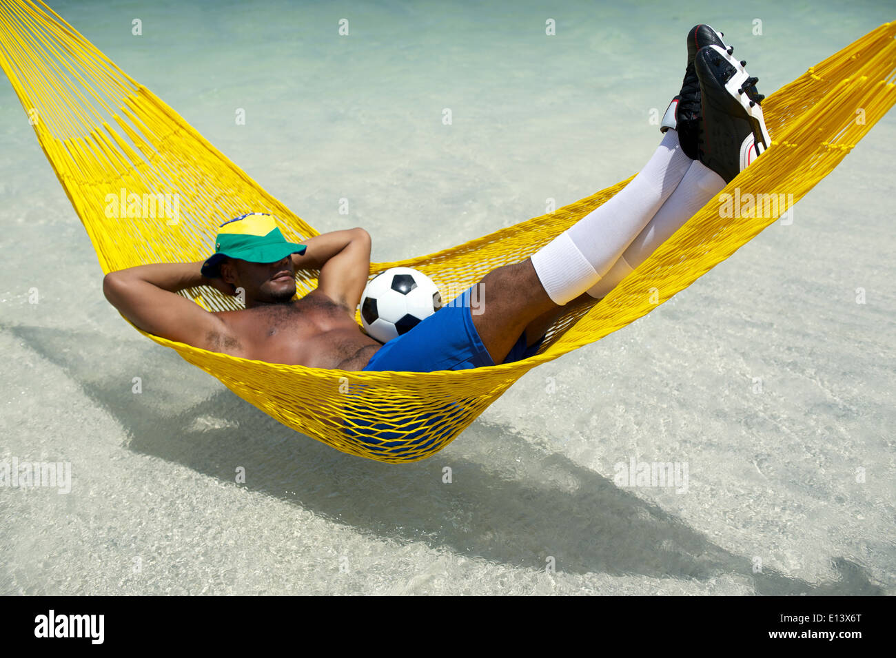 Resting soccer player hi-res stock photography and images - Alamy