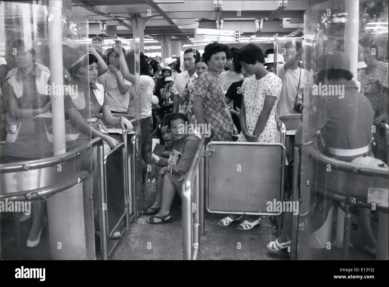 Bursting at the seams hi-res stock photography and images - Alamy