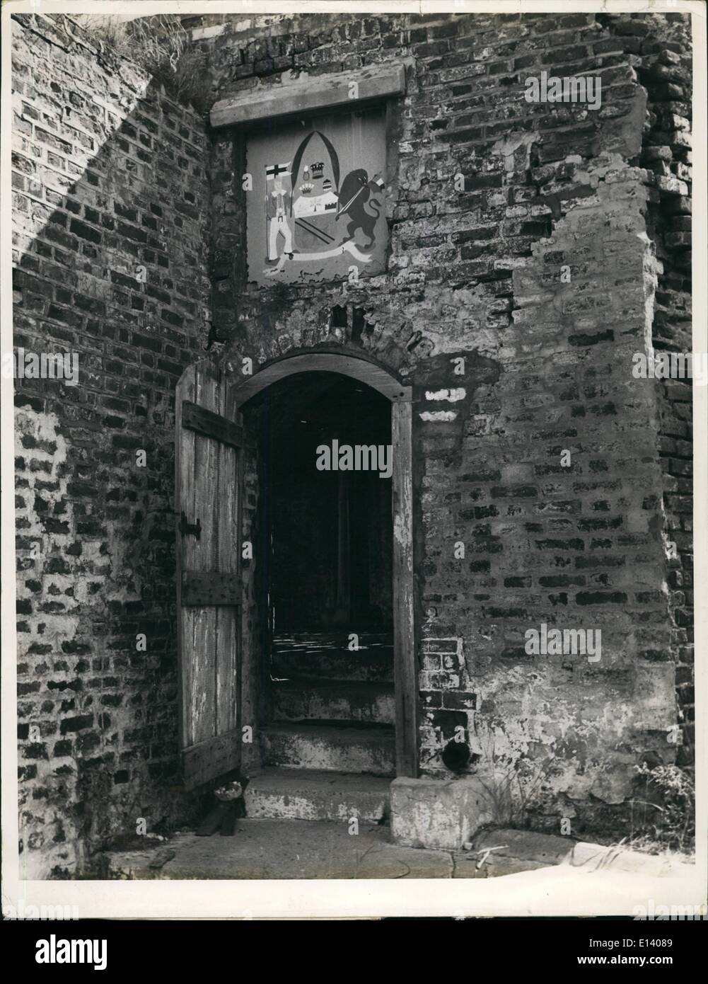 Sally port hi-res stock photography and images - Alamy