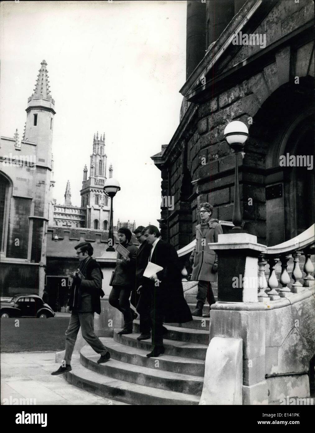 Mar. 31, 2012 - The Steps of the Camera. Leaving the Oxford Library are ...