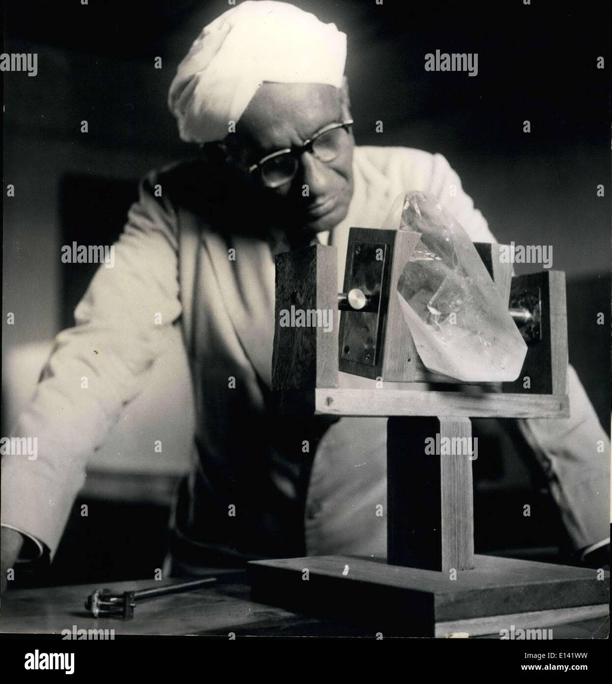 C v raman hi-res stock photography and images - Alamy
