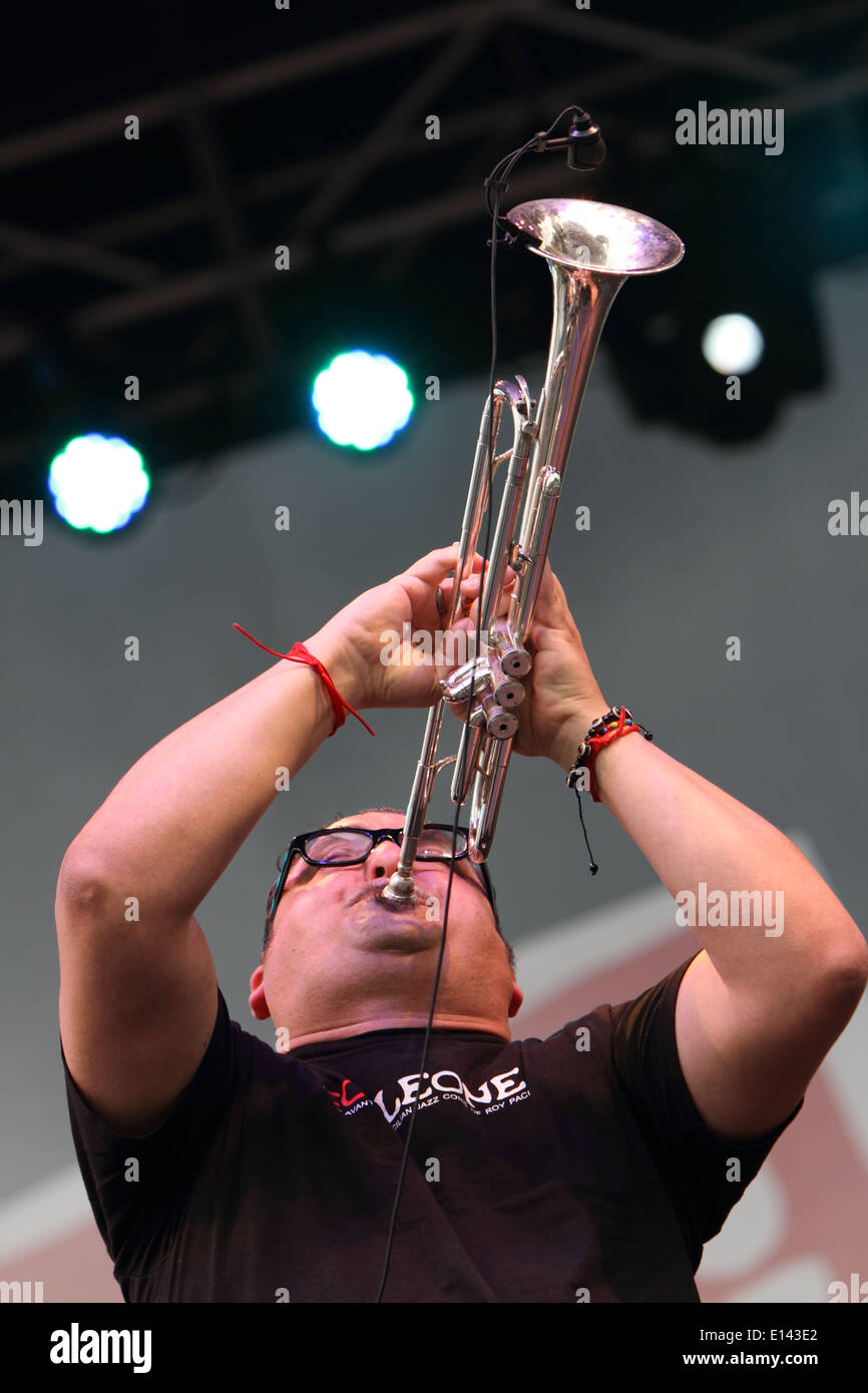 Roy paci trumpeter hi-res stock photography and images - Alamy