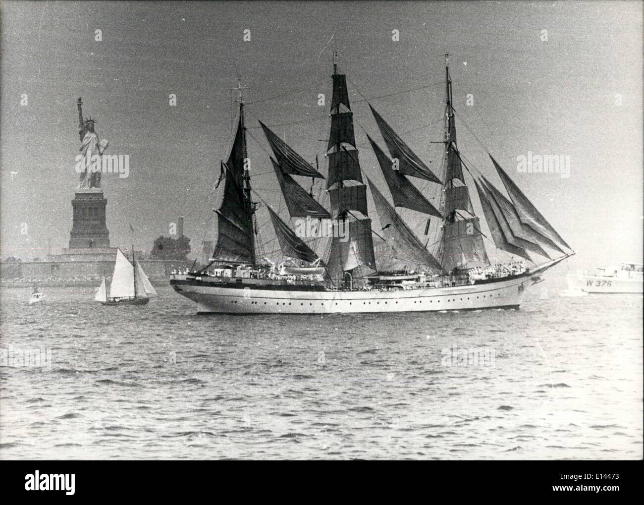 German landing hi-res stock photography and images - Alamy