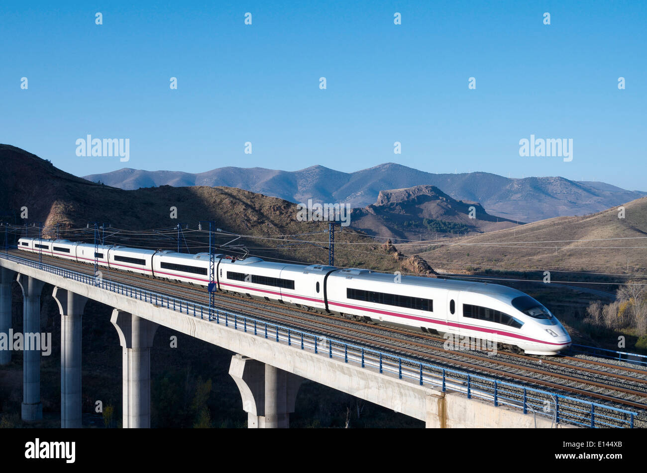 Saragossa train station hi-res stock photography and images - Alamy