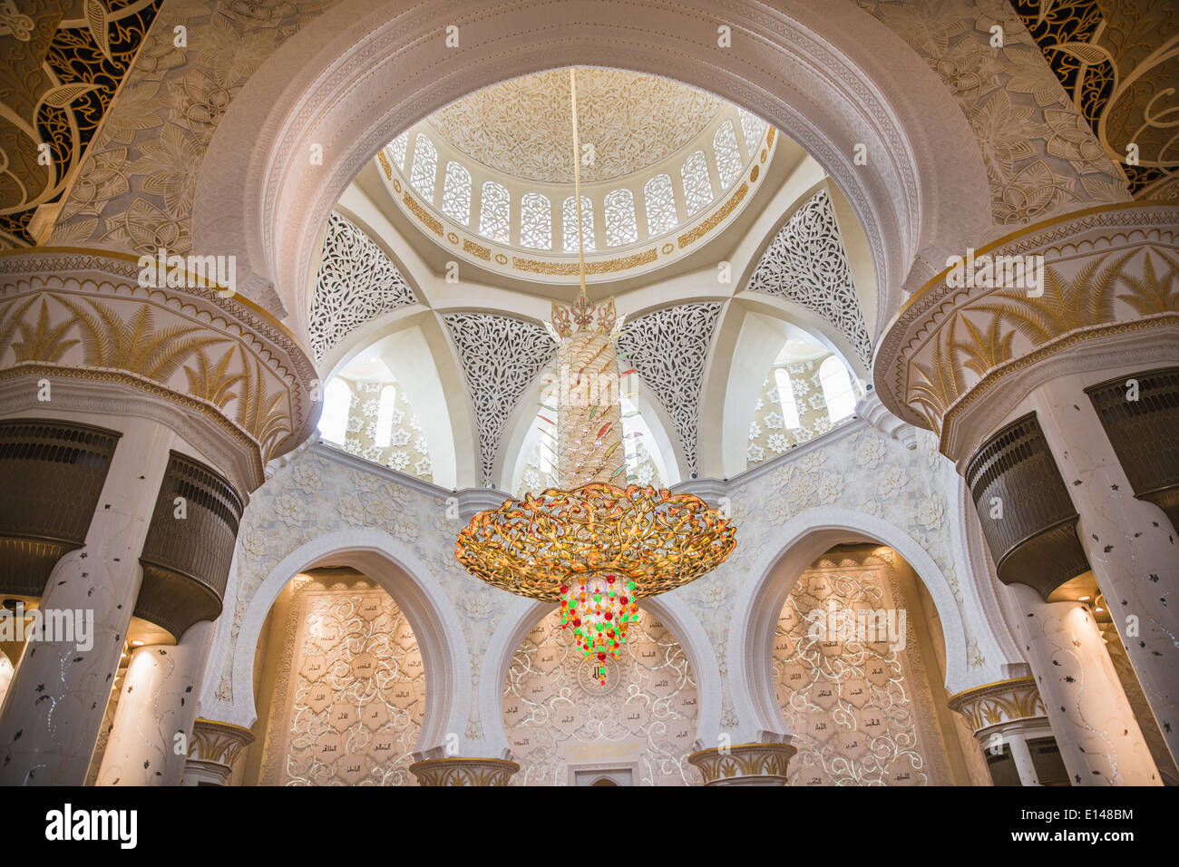 United Arab Emirates, Abu Dhabi, Sheikh Zayed Grand Mosque. Interior ...