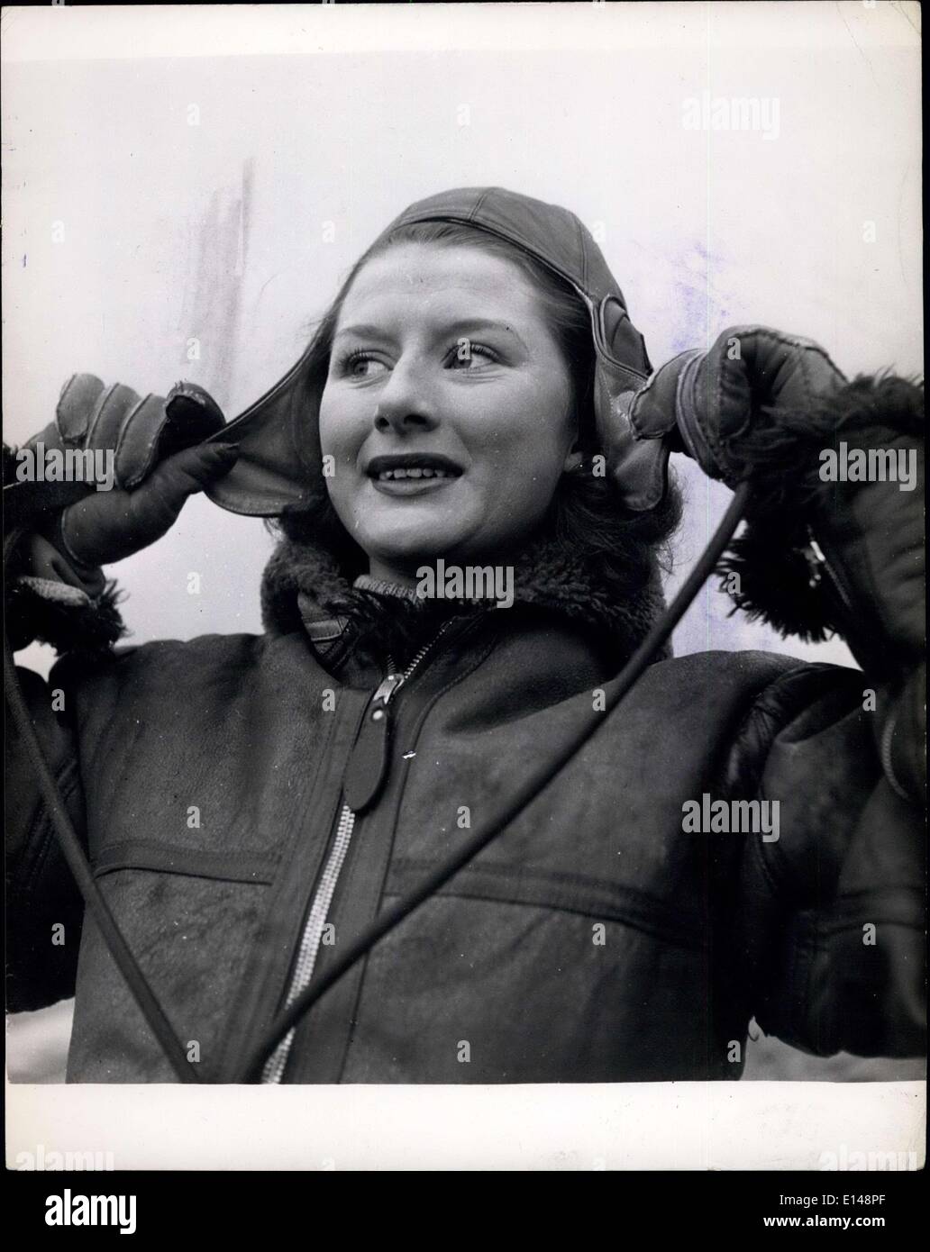 Anida drey adjusts hi-res stock photography and images - Alamy