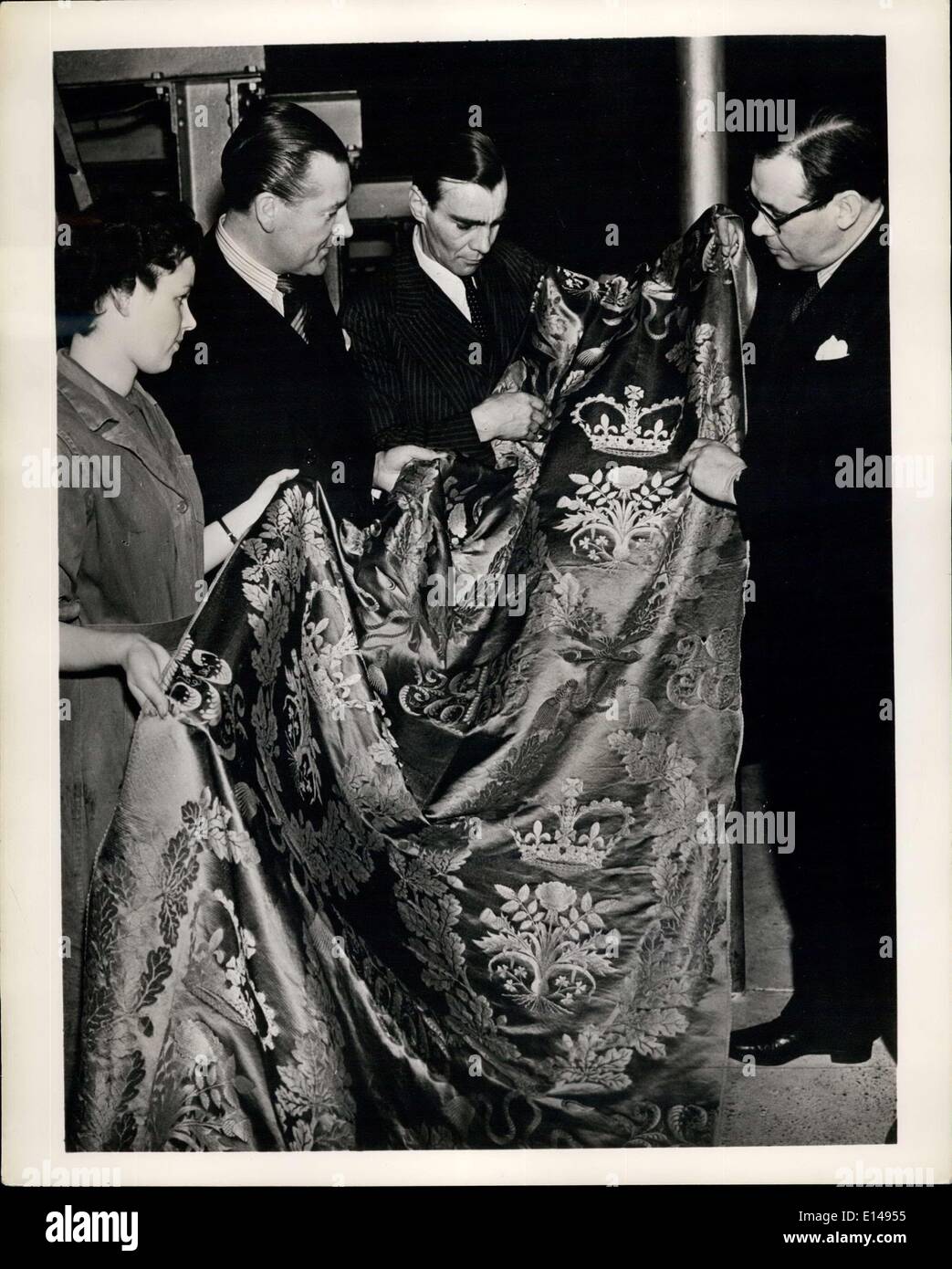 Royal robe hi-res stock photography and images - Alamy