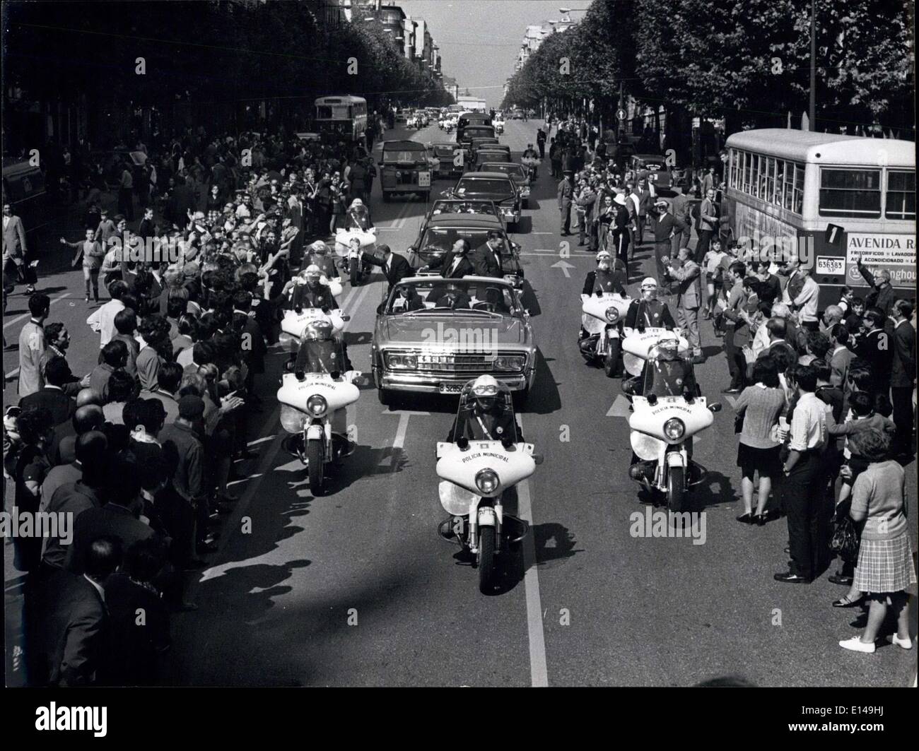 Apr. 17, 2012 - Along the streets: The three men of Apollo XI run over ...