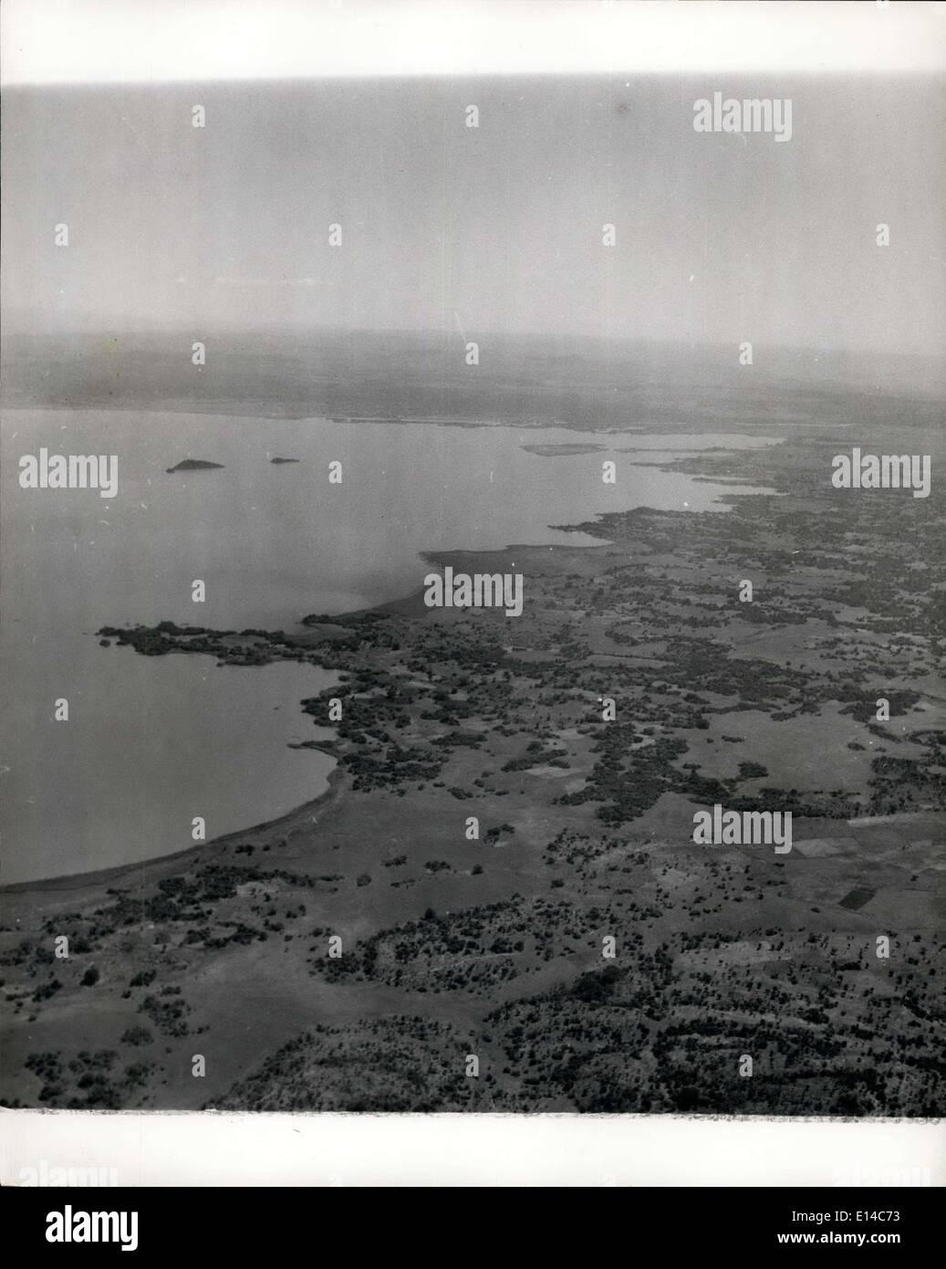 Flying sources hi-res stock photography and images - Alamy