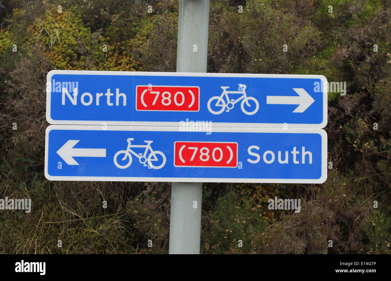 National cycle route sign hi-res stock photography and images - Alamy