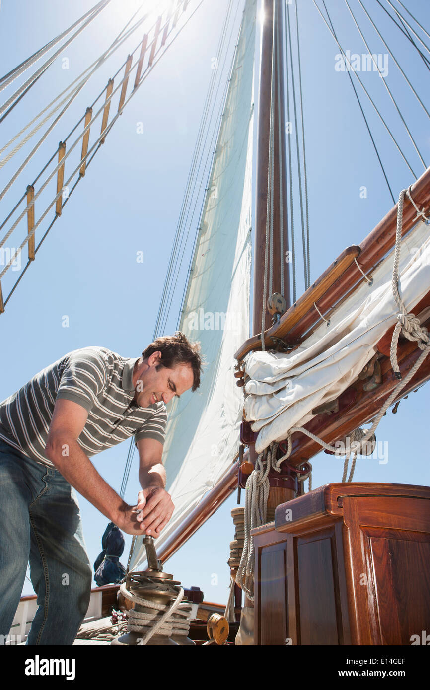 Hoisting sail hi-res stock photography and images - Alamy