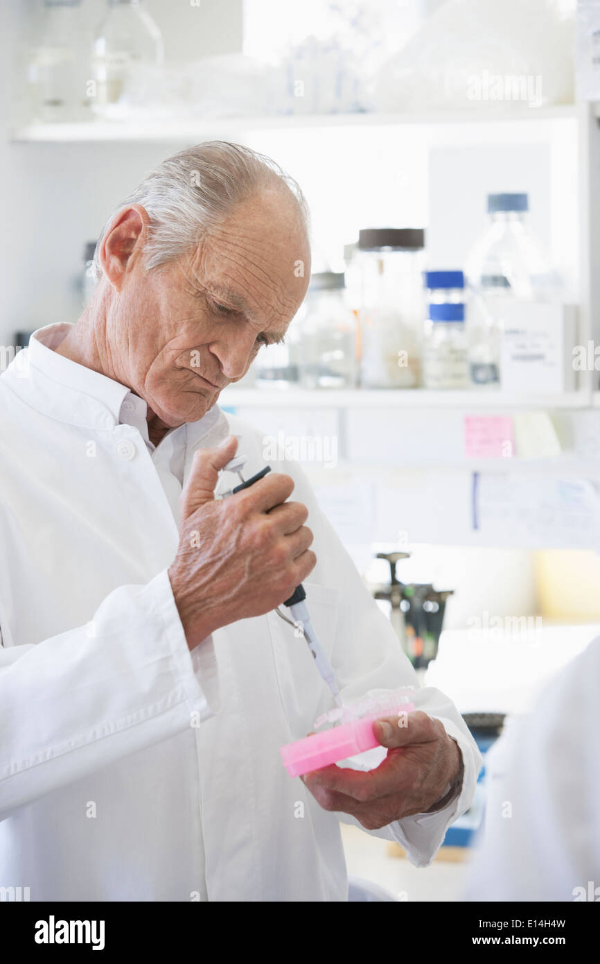 Lab sample testing hi-res stock photography and images - Alamy