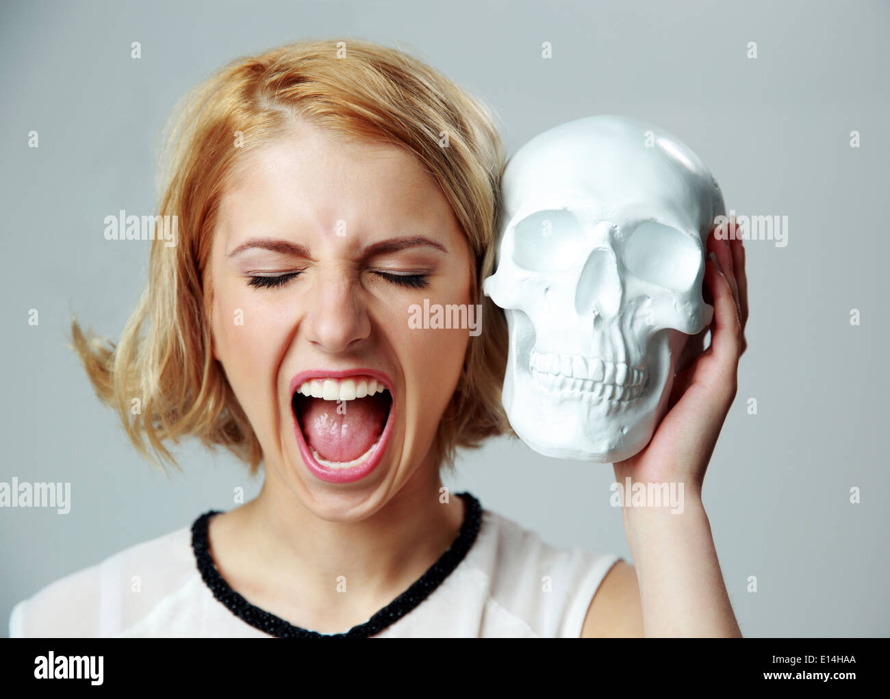 Human skull open mouth hi-res stock photography and images - Alamy
