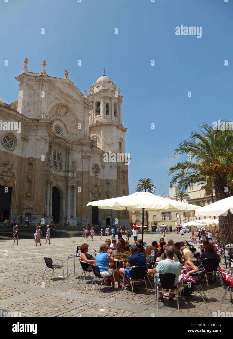 Cadiz cathedral square plaza de hi-res stock photography and images - Alamy