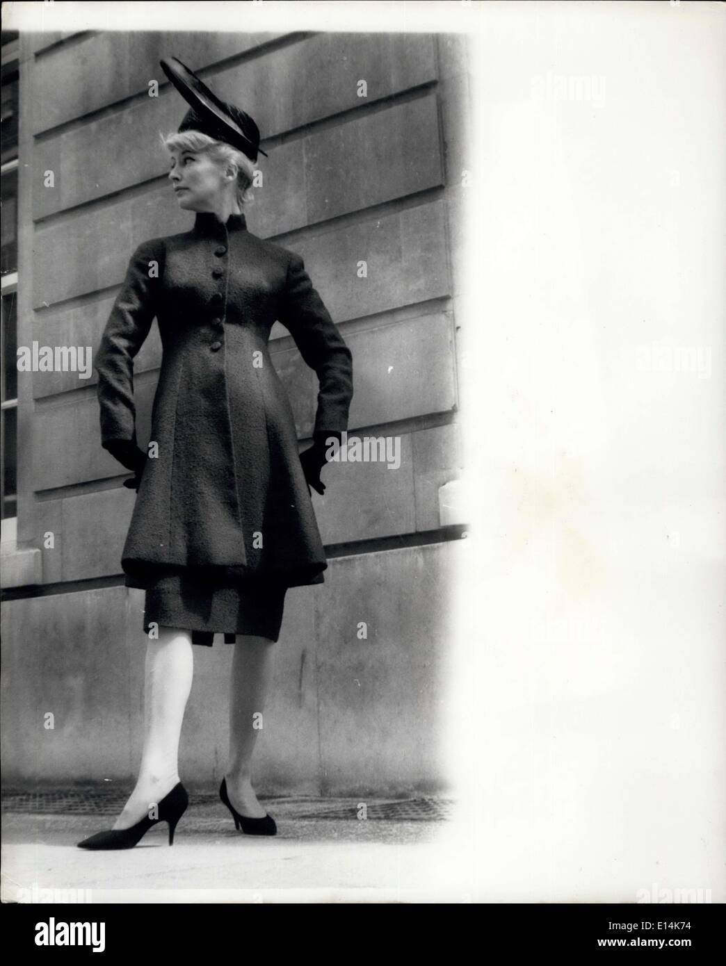 Pillbox hat hi-res stock photography and images - Alamy