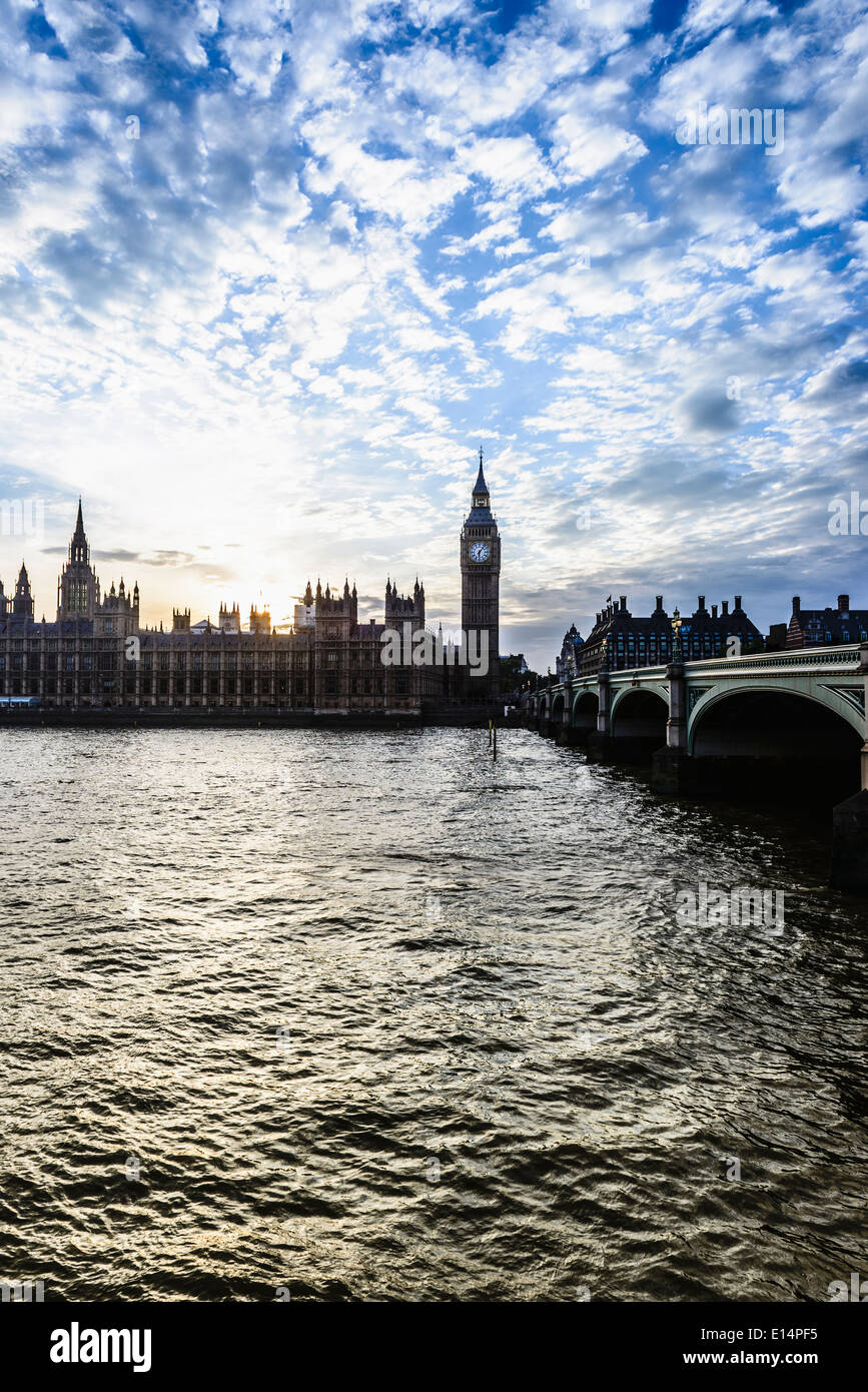 Sun setting over Houses of Parliament, London, United Kingdom Stock ...