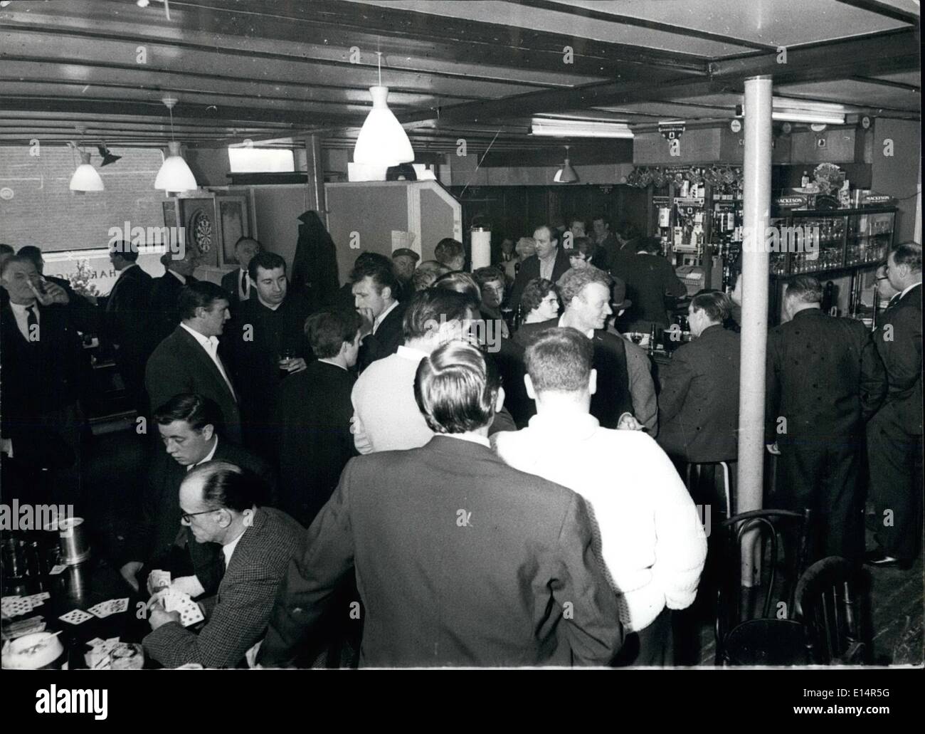 Interior public house hi-res stock photography and images - Alamy