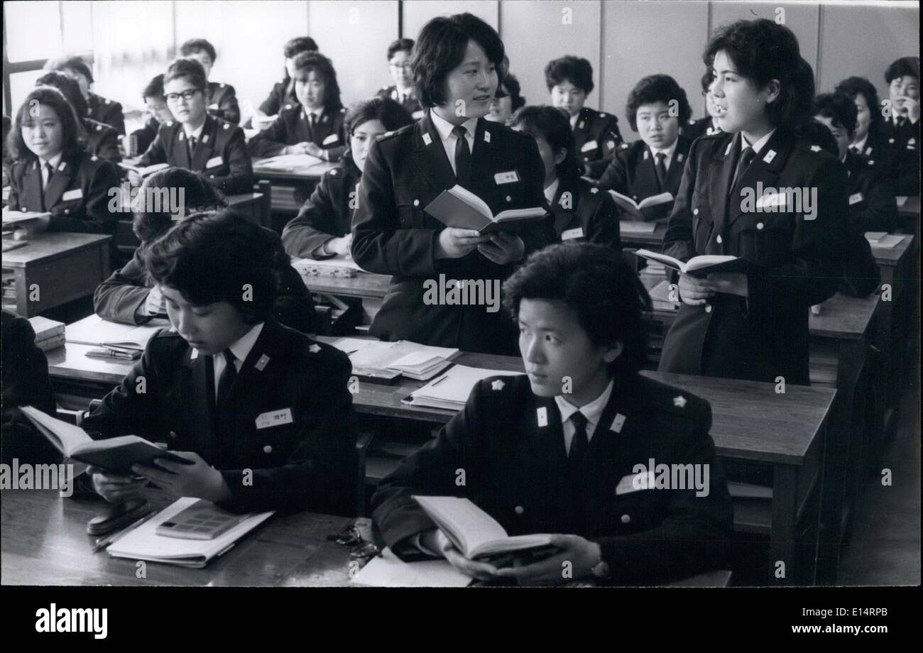 Japan policewomen hi-res stock photography and images - Alamy