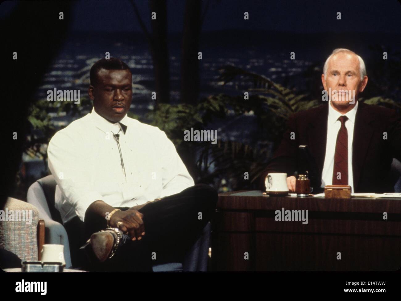 JOHNNY CARSON with James Buster Douglas.f9509.Supplied by Photos, inc ...