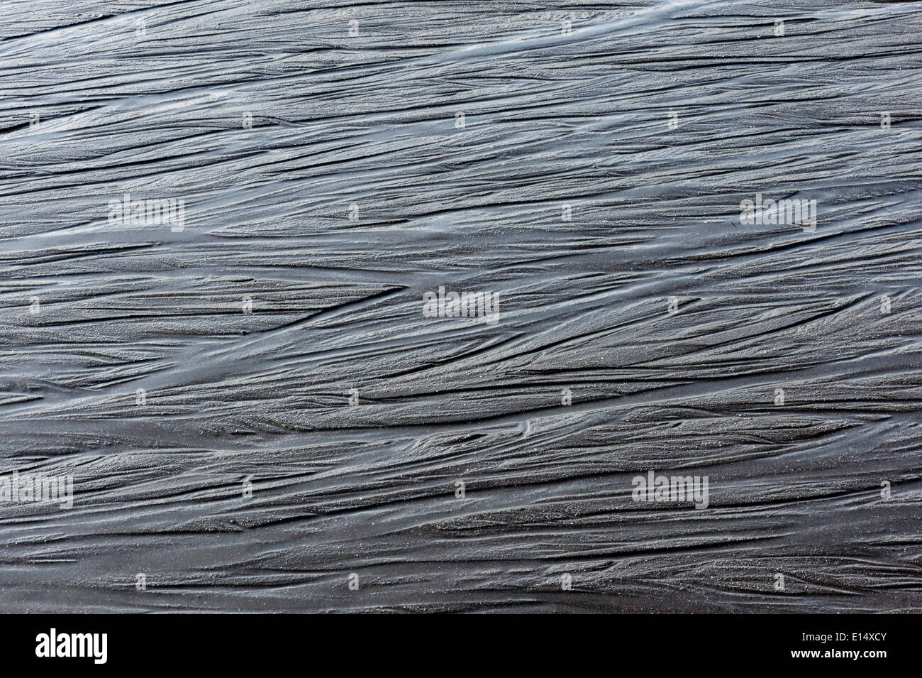 Wet sand patterns hi-res stock photography and images - Alamy