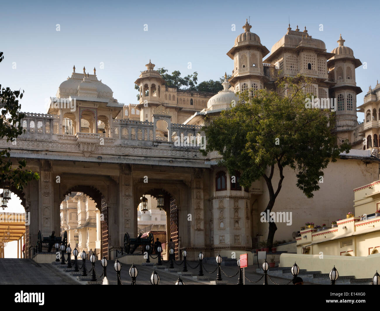 India, Rajasthan, Udaipur, City Palace, Badi Pol, Ghadiyal ki Chatri ...