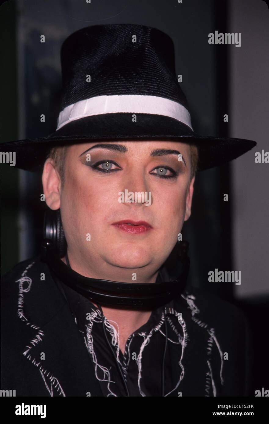 BOY GEORGE.D>j> for Essential Mix at HMV in New York 2001.k21220ar ...