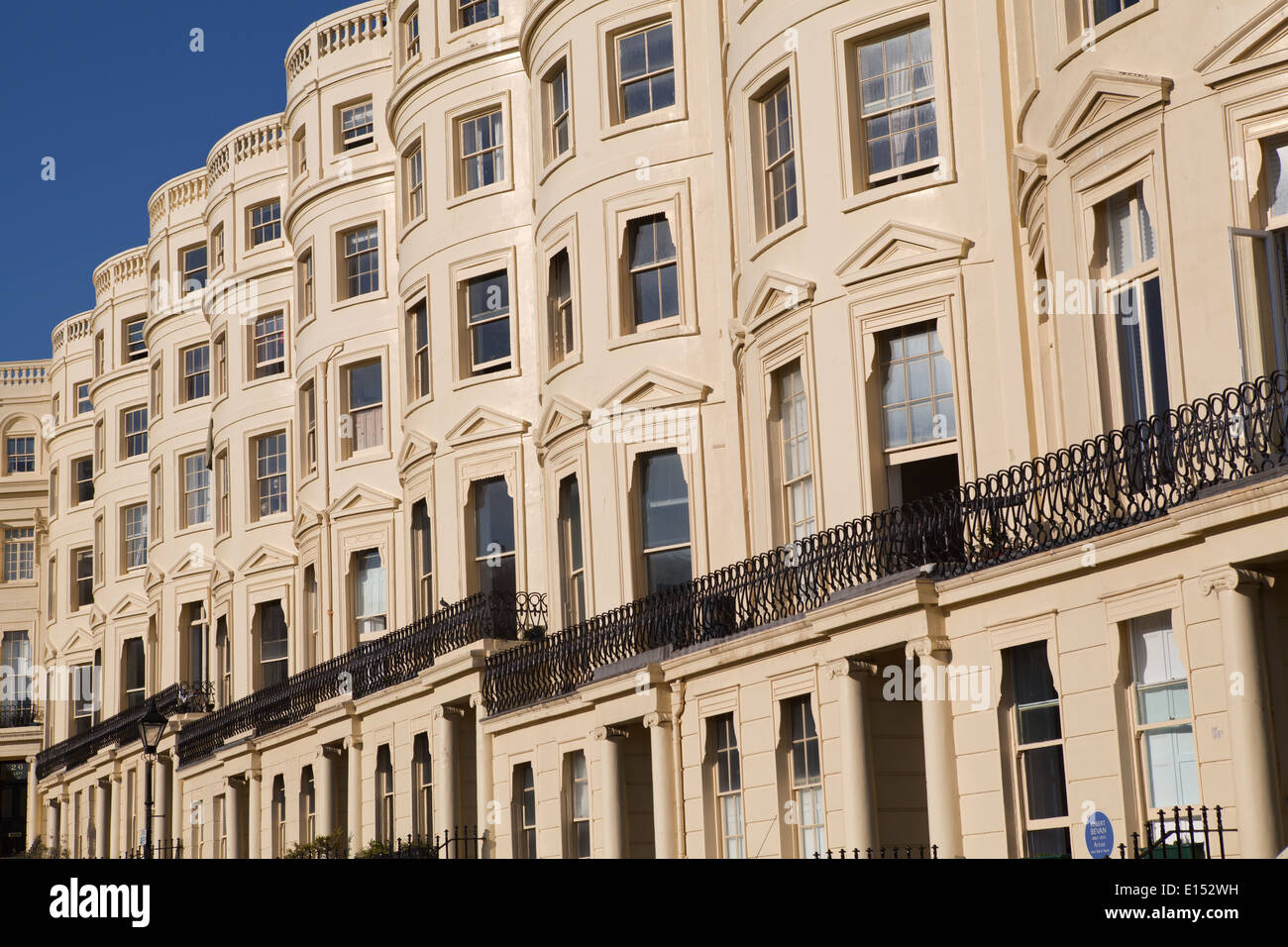 Regency houses hi-res stock photography and images - Alamy