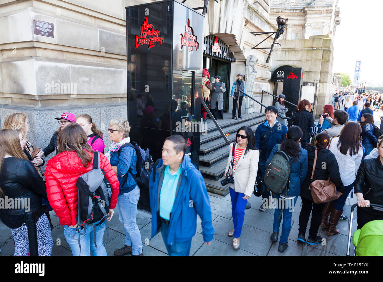London dungeon exterior hi-res stock photography and images - Alamy