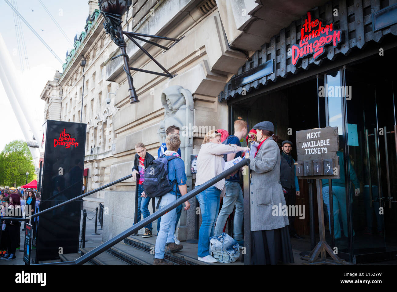 London dungeon exterior hi-res stock photography and images - Alamy
