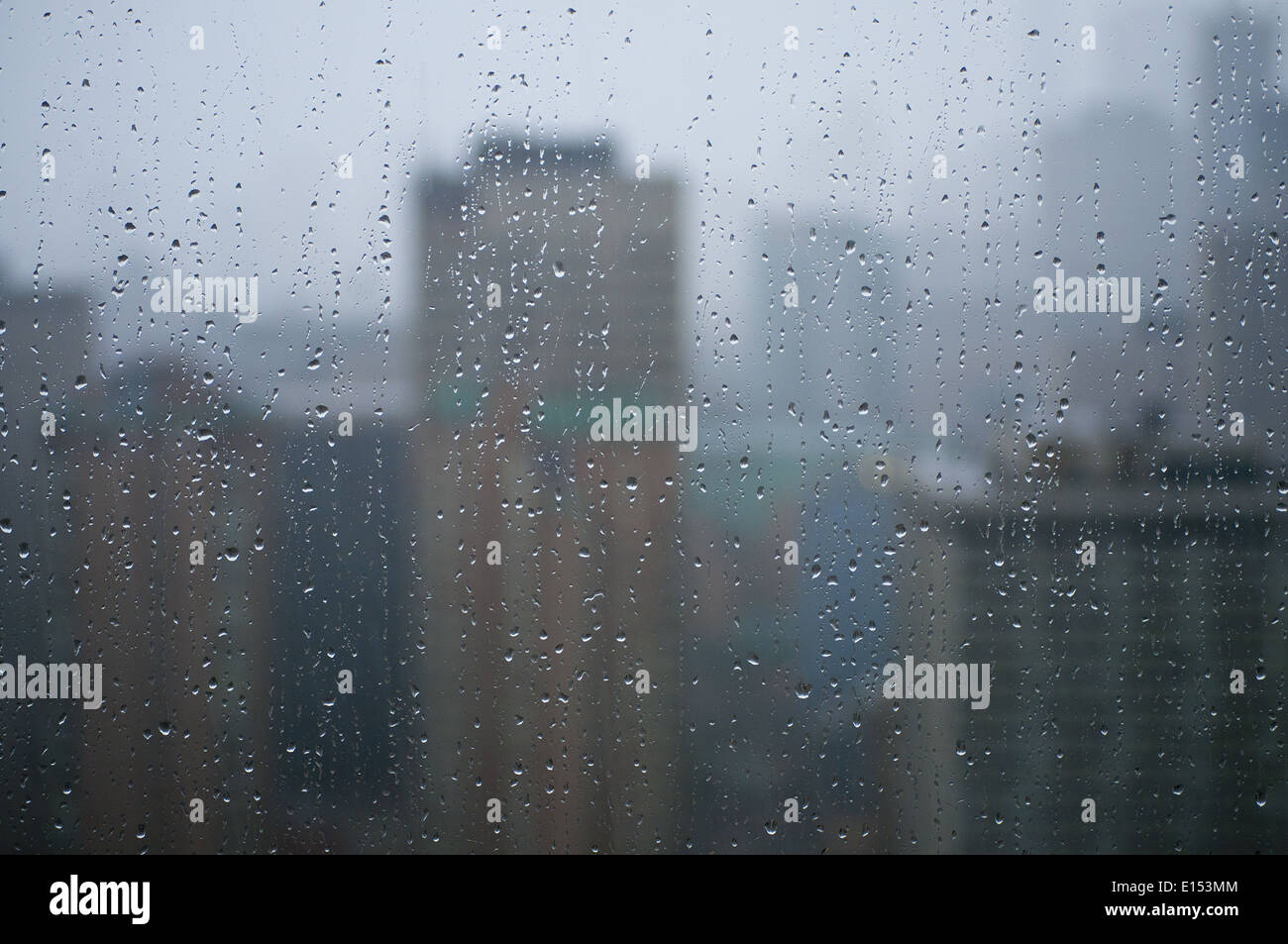 Buildings and rain hi-res stock photography and images - Alamy