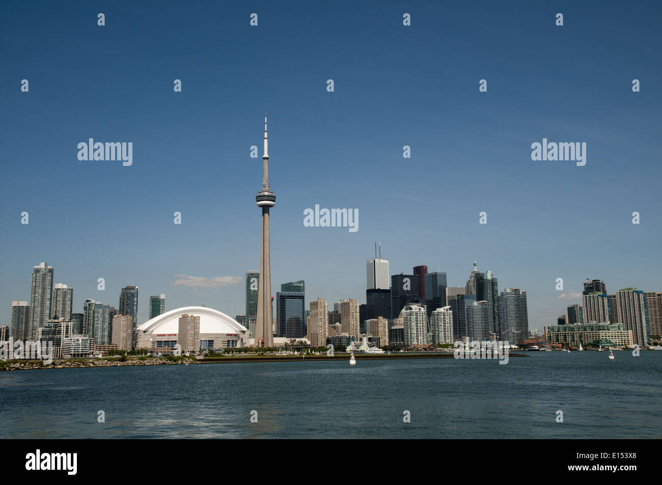 Lake point tower condos hi-res stock photography and images - Alamy