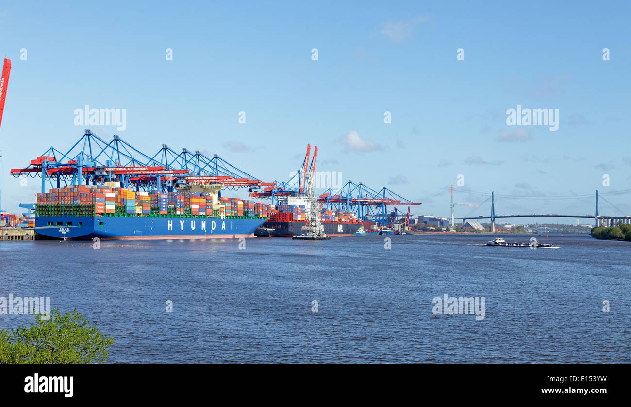 Container Terminal Altenwerder (CTA), Koehlbrand Bridge, Hamburg ...