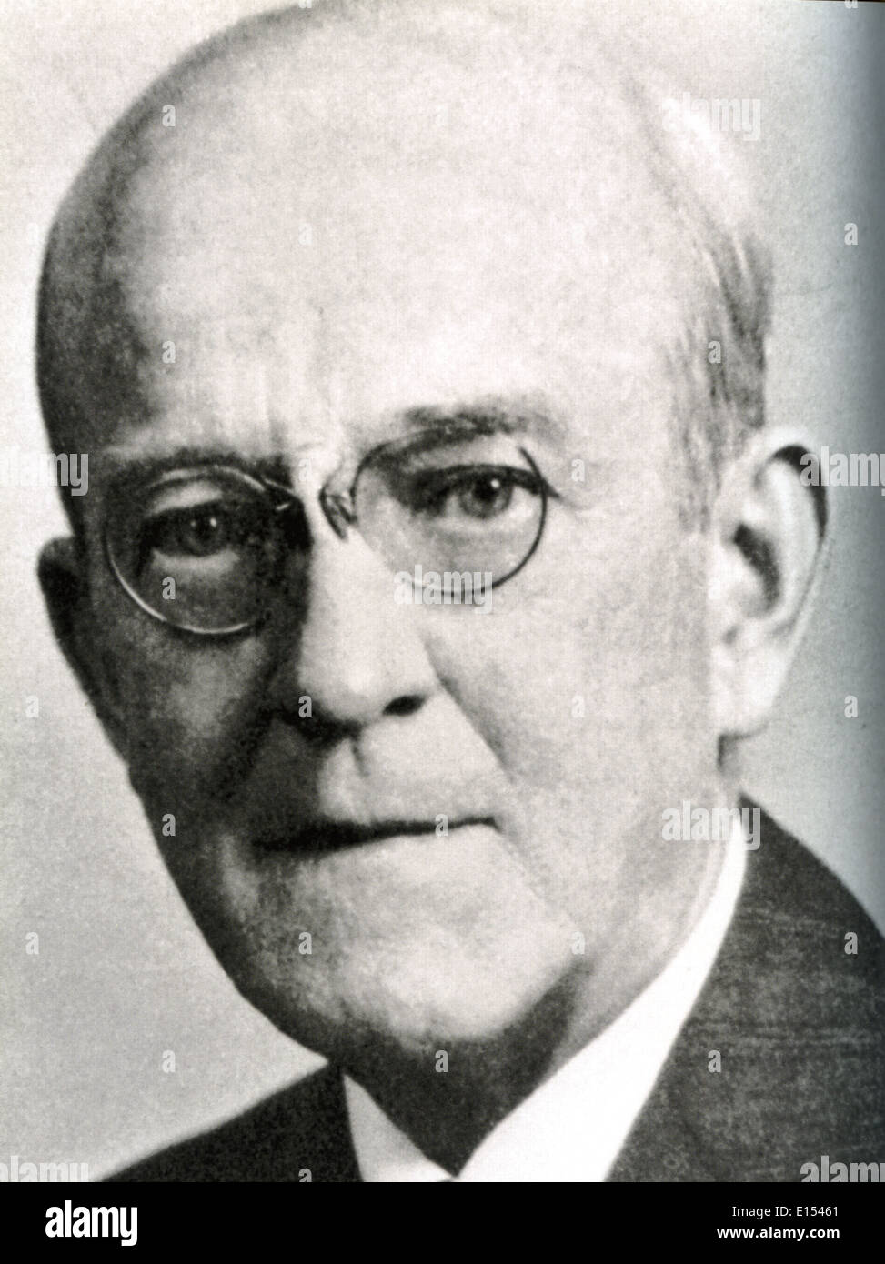 OSWALD AVERY (1877-1955) Canadian-American physician and medical ...