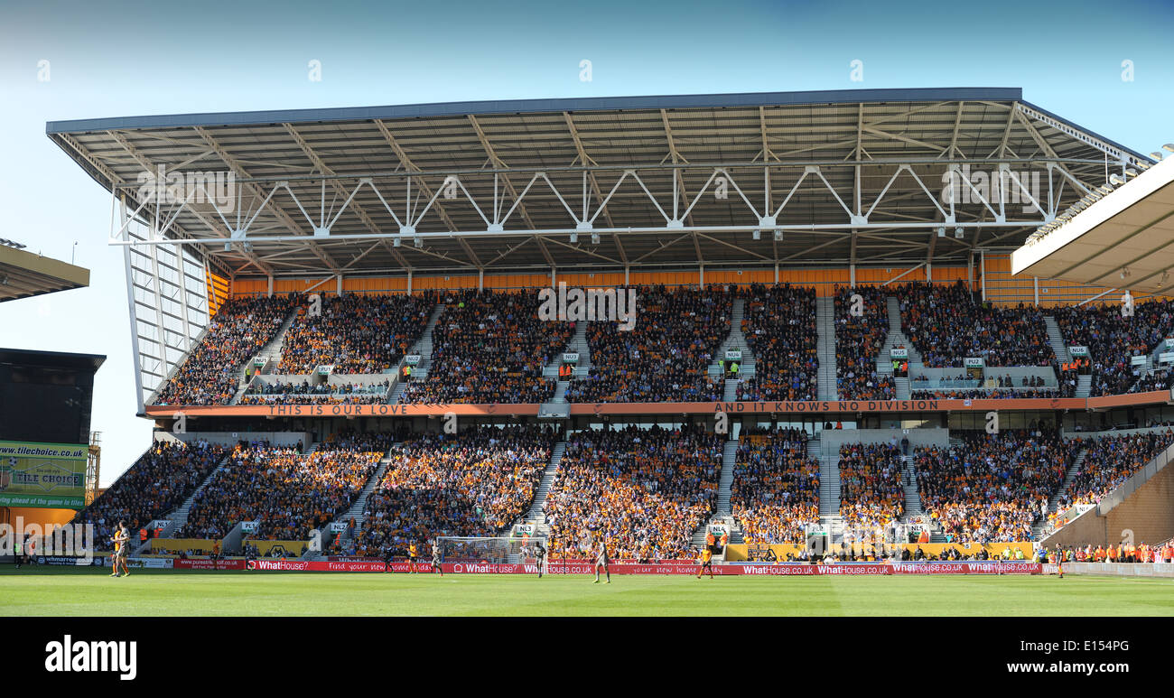 Wolverhampton Wanderers FC Molineux Stadium new Stan Cullis Stand Stock ... Wolverhampton Wanderers FC Molineux Stadium new Stan Cullis Stand Stock ...