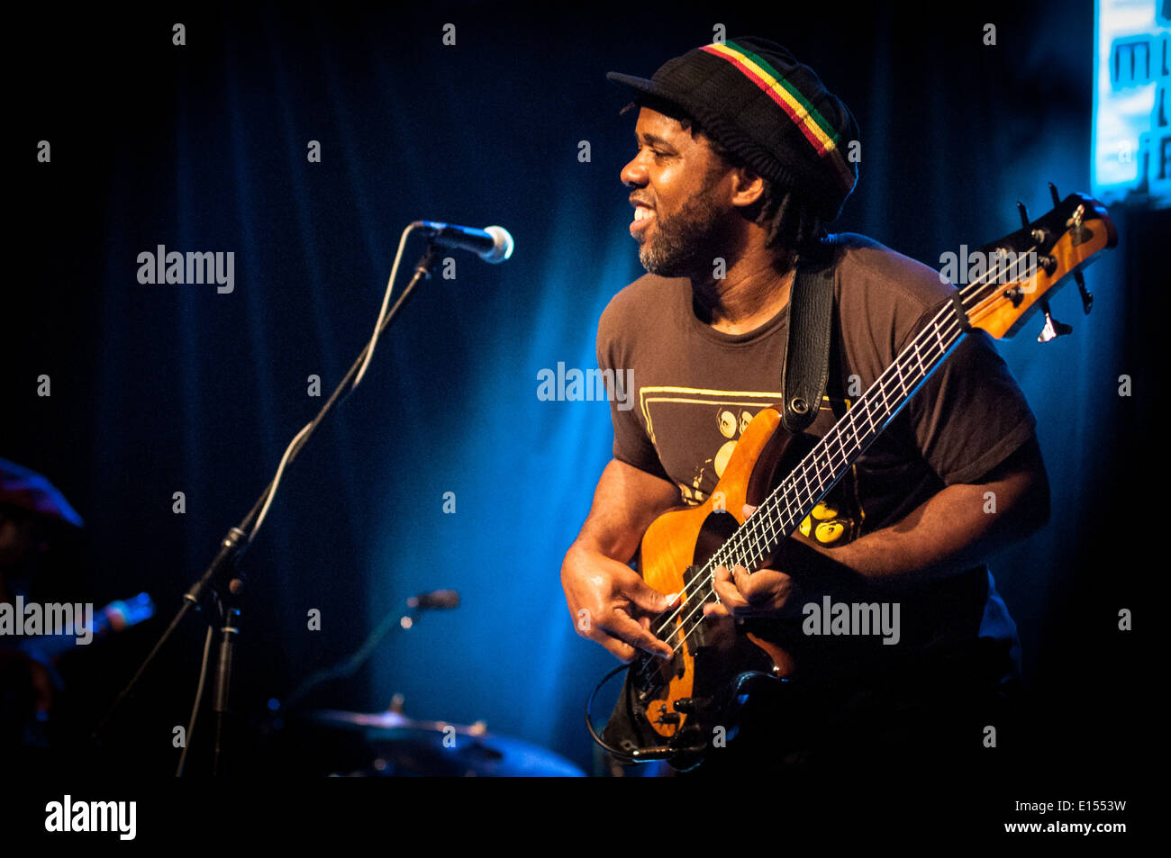 Victor wooten hi-res stock photography and images - Alamy