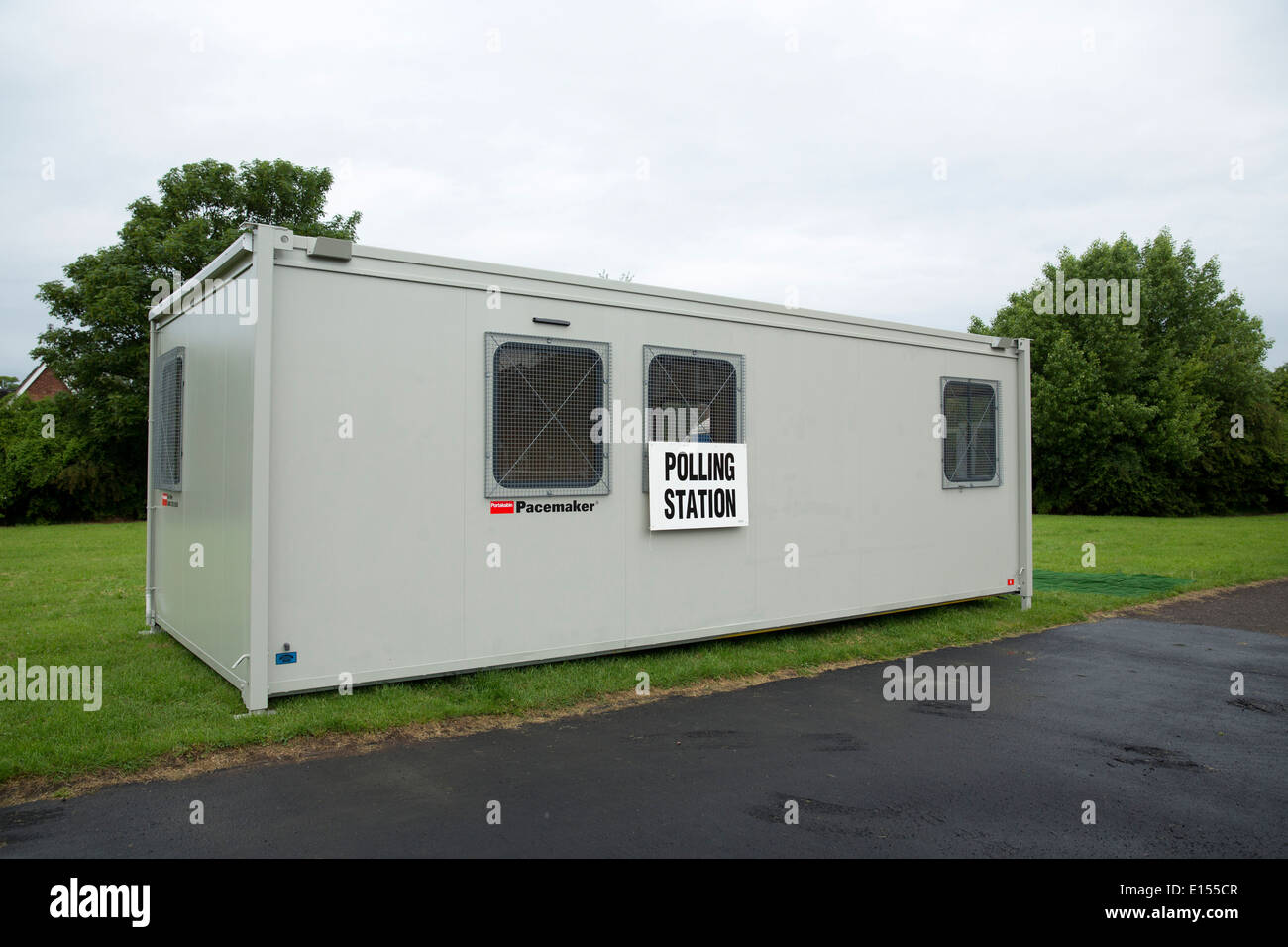 Temporary polling station hi-res stock photography and images - Alamy