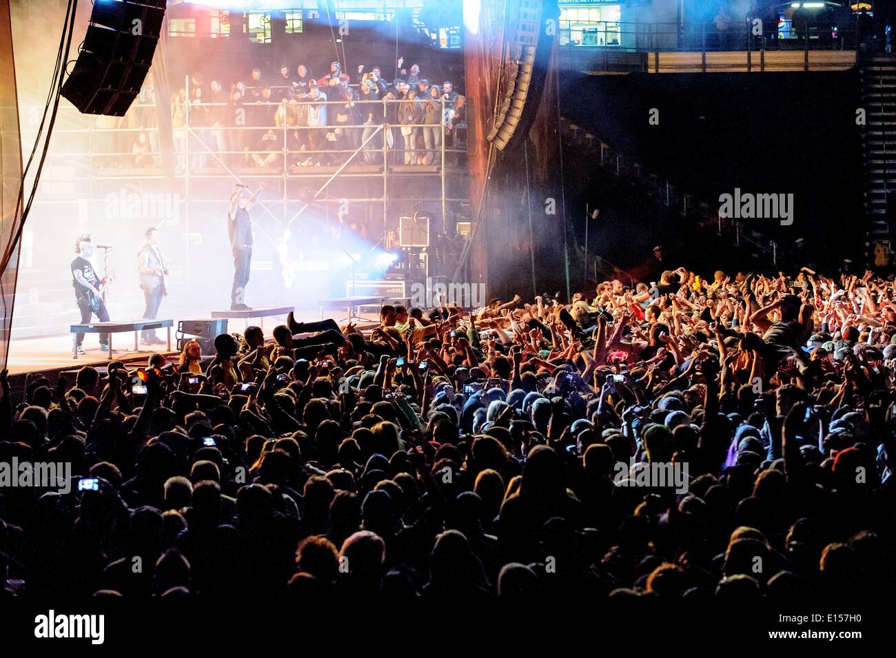 Toronto, Ontario, Canada. 17th May, 2014. General crowd at Rock On The ...