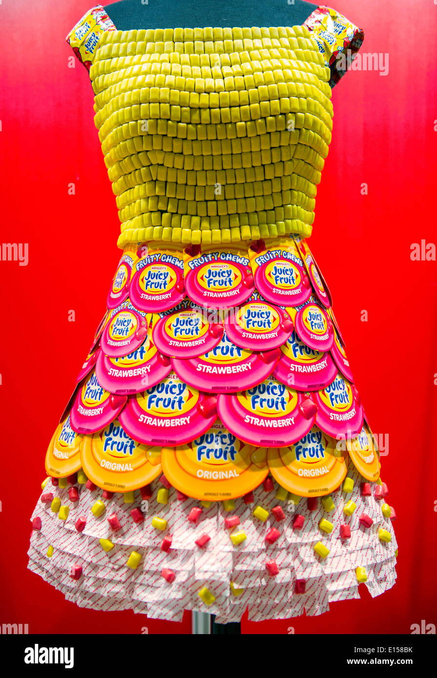 Chicago, Illinois, USA. 21st May, 2014. A dress made of candy and candy ...