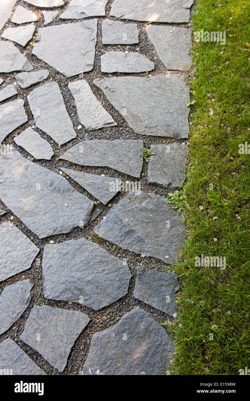 Lawn steps path hi-res stock photography and images - Alamy