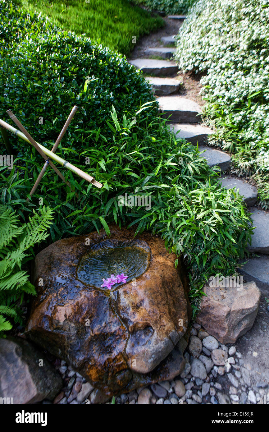 Stone steps japanese garden hi-res stock photography and images - Alamy