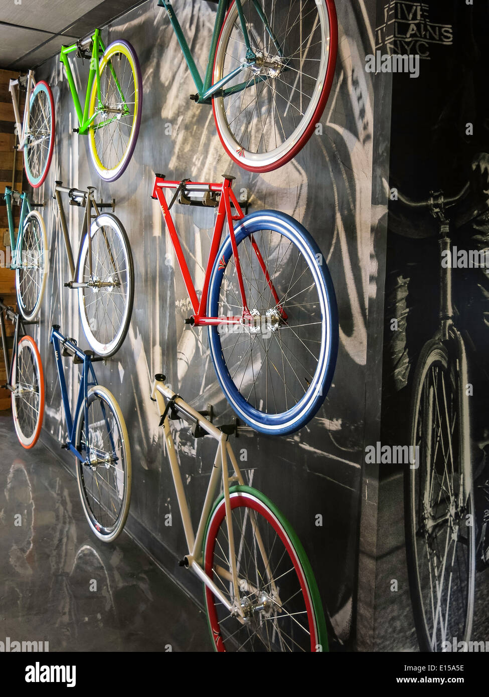 Bicycle shop interior hi-res stock photography and images - Alamy