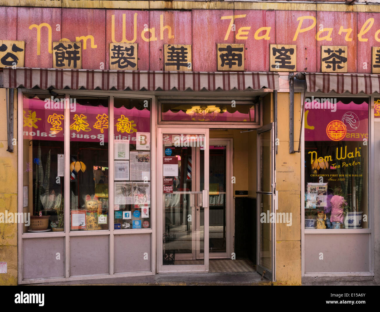 Nom Wah Tea and Dim Sum Parlor Restaurant Facade, Chinatown, NYc, USA ...