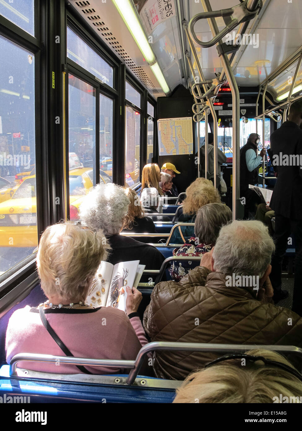 Nyc bus mta hi-res stock photography and images - Alamy