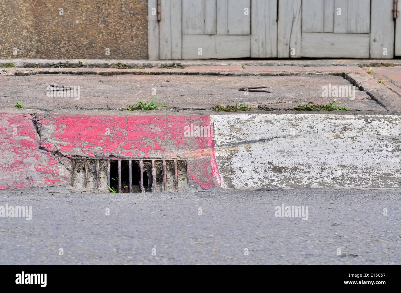 sewer by footpath Stock Photo - Alamy