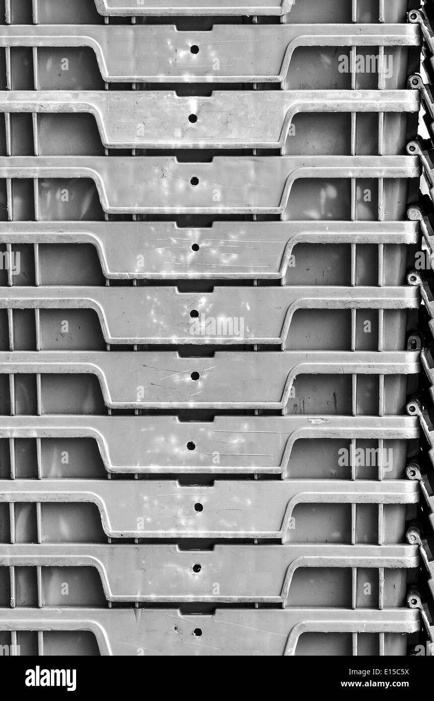 Empty containers hi-res stock photography and images - Alamy