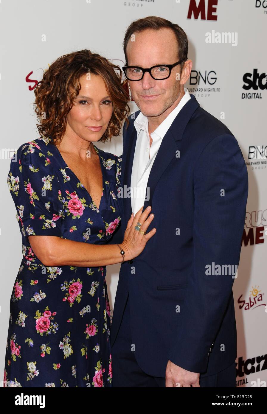 Los Angeles, CA, USA. 22nd May, 2014. Jennifer Grey, Clark Gregg at ...