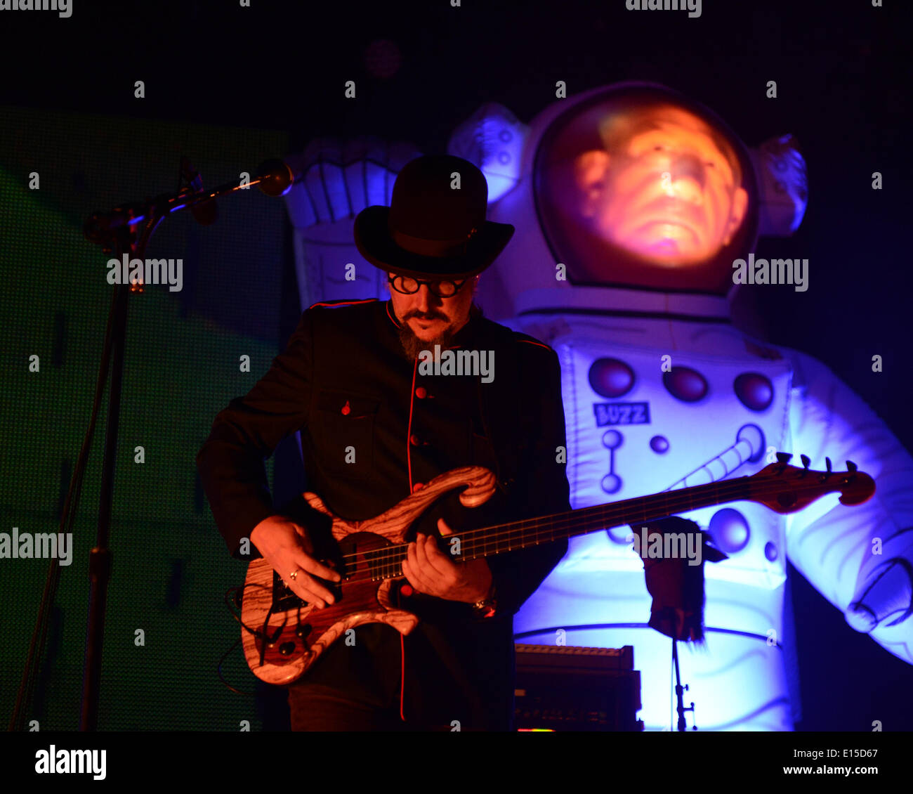 Portsmouth, Virginia, USA. 21st May, 2014. Bassist singer LES CLAYPOOL ...